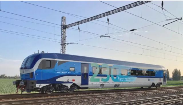 Pierwszy wagon sterowniczy nowych pociągów ComfortJet przybył dziś z ...